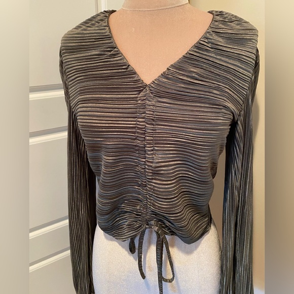 idem ditto | Tops | Nwt Pleated Shimmer Green Top | Poshmark